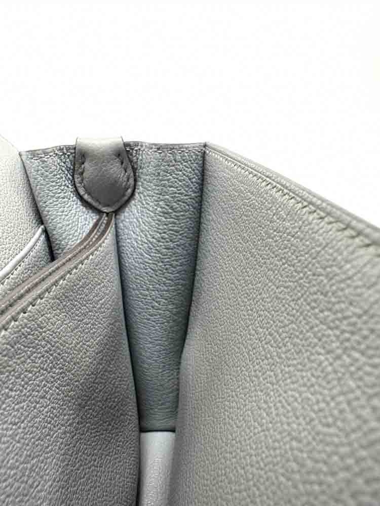 HERMES ROULIS 18 BLEU GLACIER EVERCOLOR - BJ Luxury